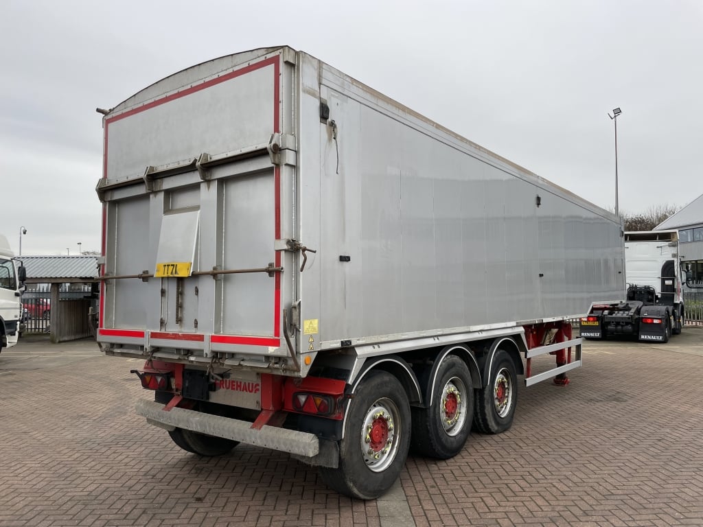 HGV Trailers for Sale | Used Truck Trailers - Walker Movements