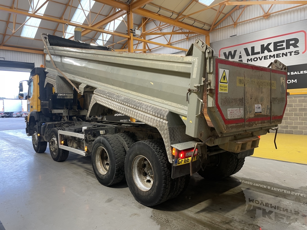 Used Commercial Trucks | Commercial Vehicles for Sale - Walker Movements