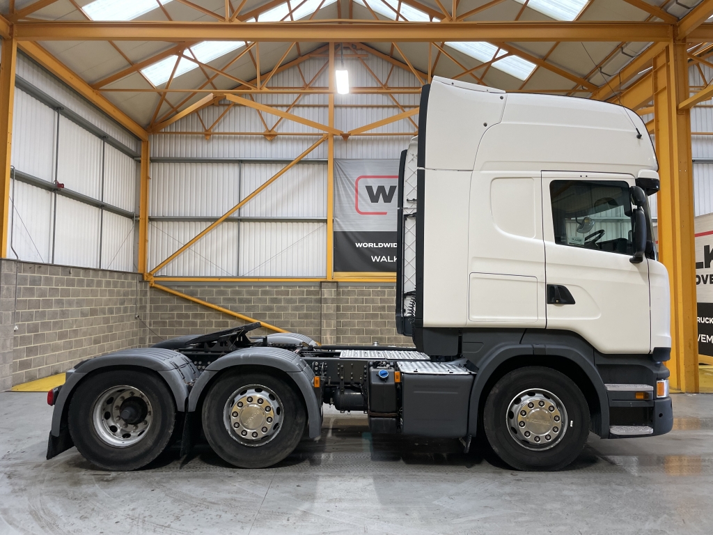 Used Commercial Trucks | Commercial Vehicles for Sale - Walker Movements