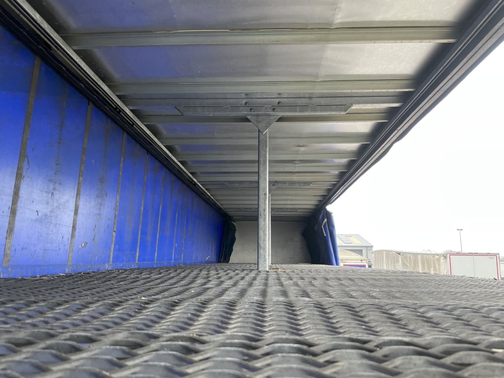 HGV Trailers for Sale | Used Truck Trailers - Walker Movements