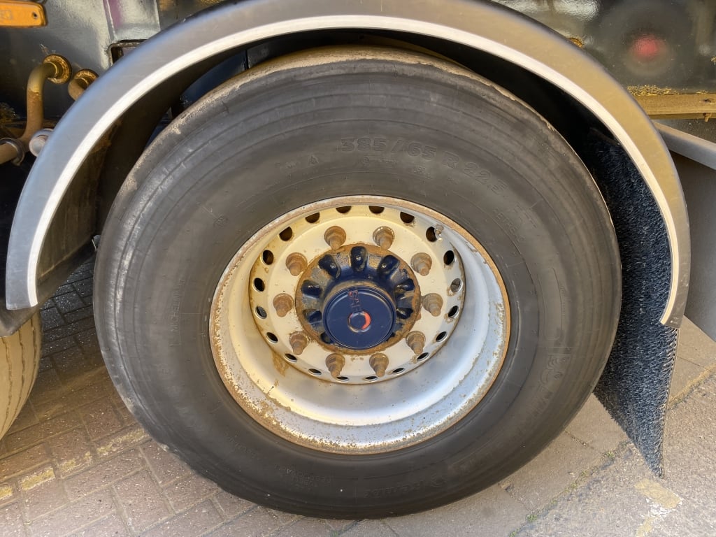 HGV Trailers for Sale | Used Truck Trailers - Walker Movements