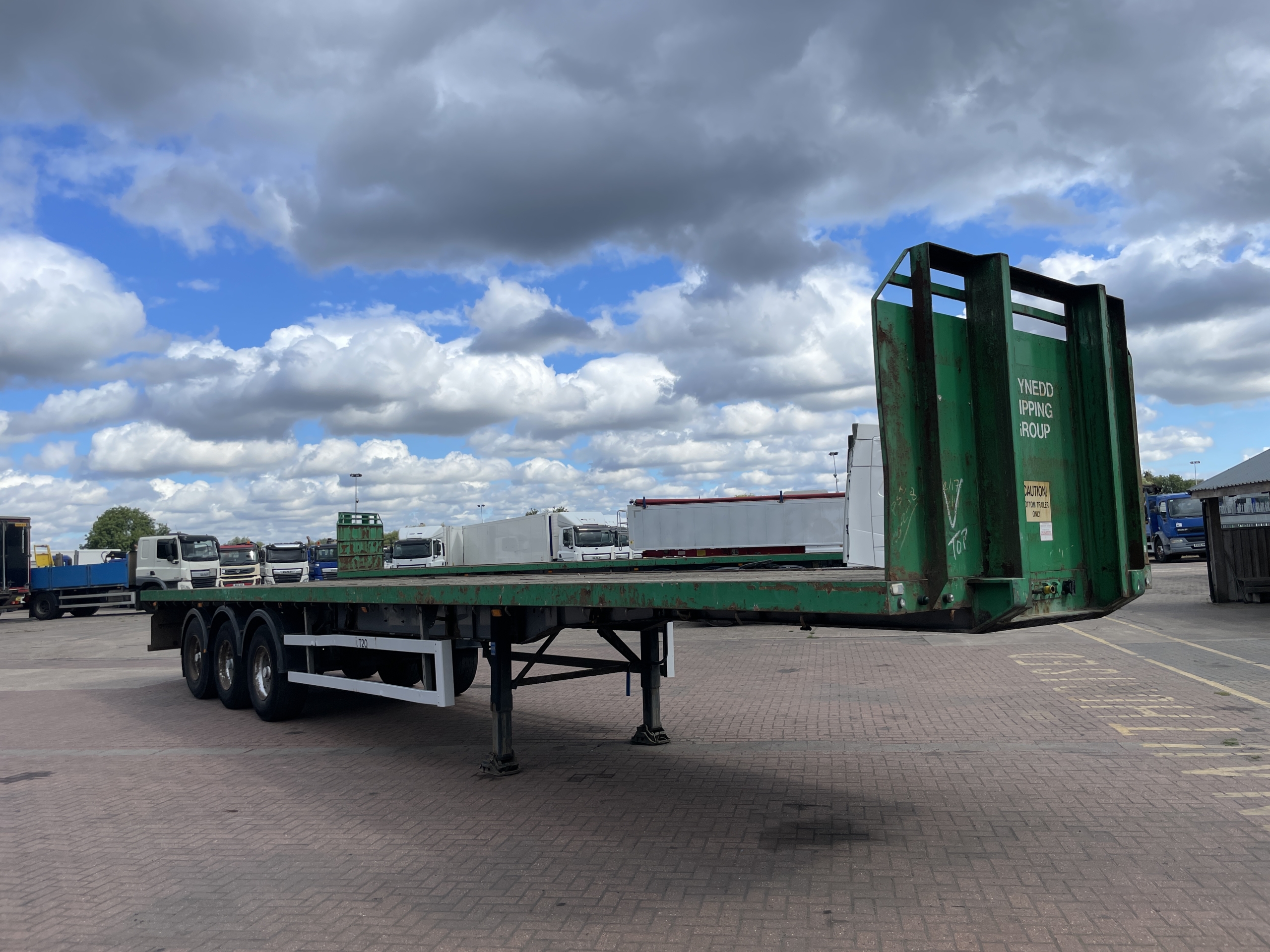 WOOLF ENG 45FT FLATBED TRAILER - 2005 - C194259 - Walker Movements