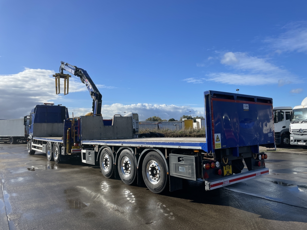 Used Commercial Trucks | Commercial Vehicles for Sale - Walker Movements