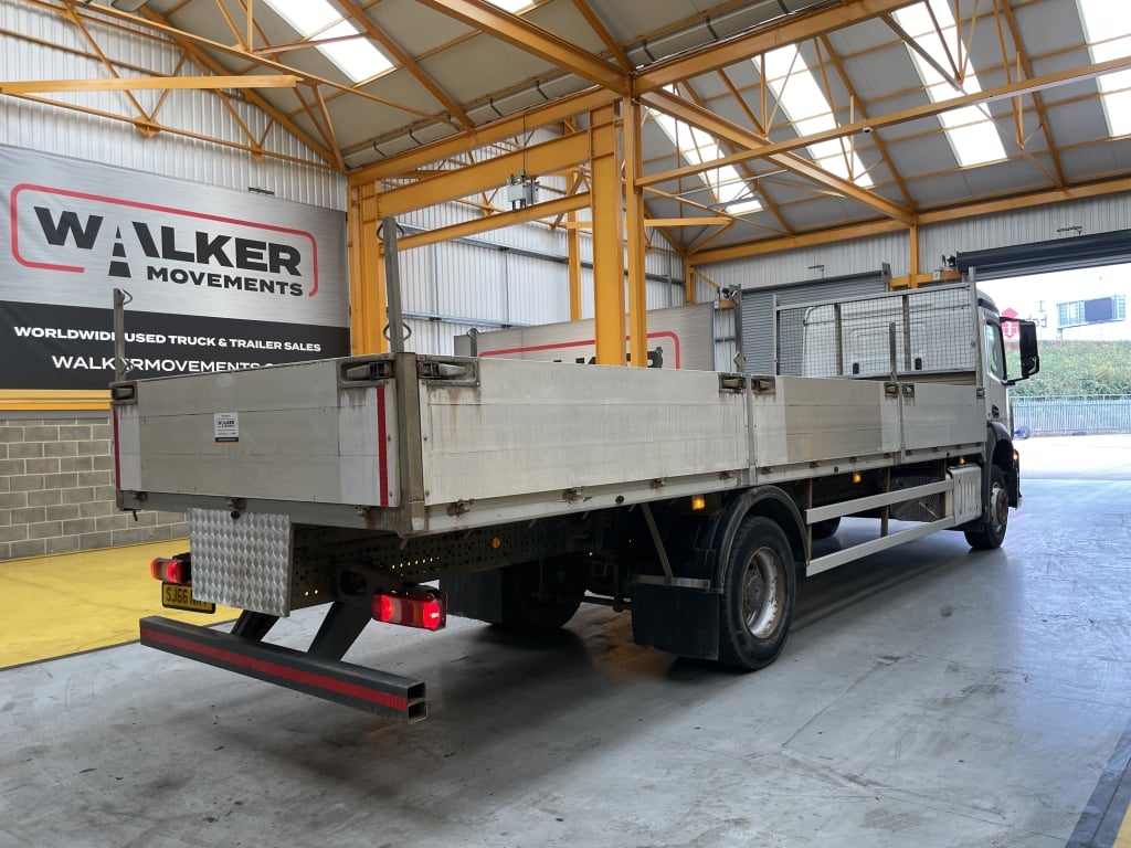 Used Commercial Trucks | Commercial Vehicles for Sale - Walker Movements