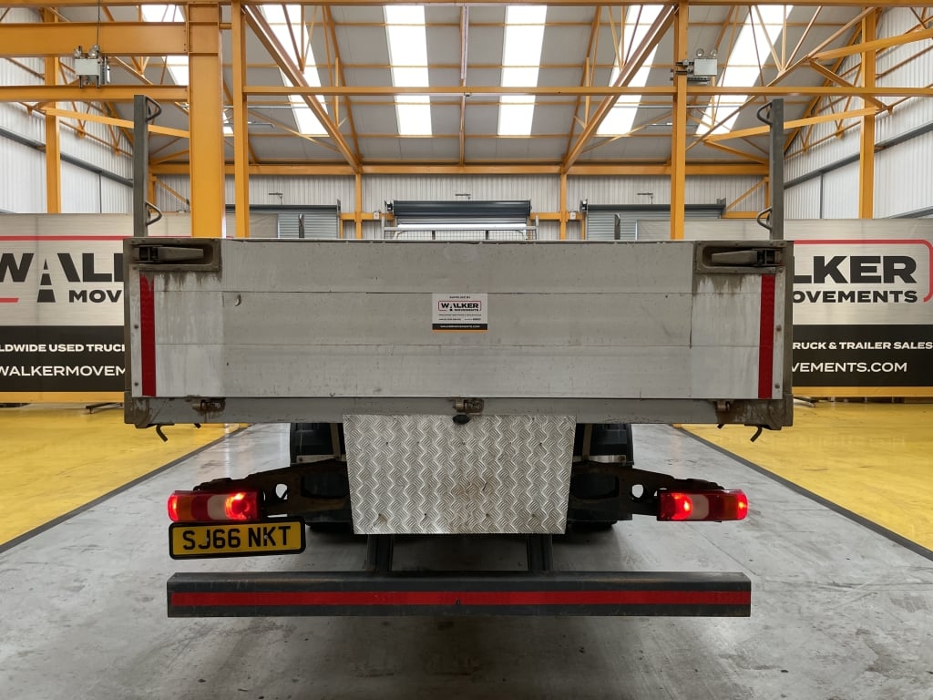 Used Commercial Trucks | Commercial Vehicles for Sale - Walker Movements