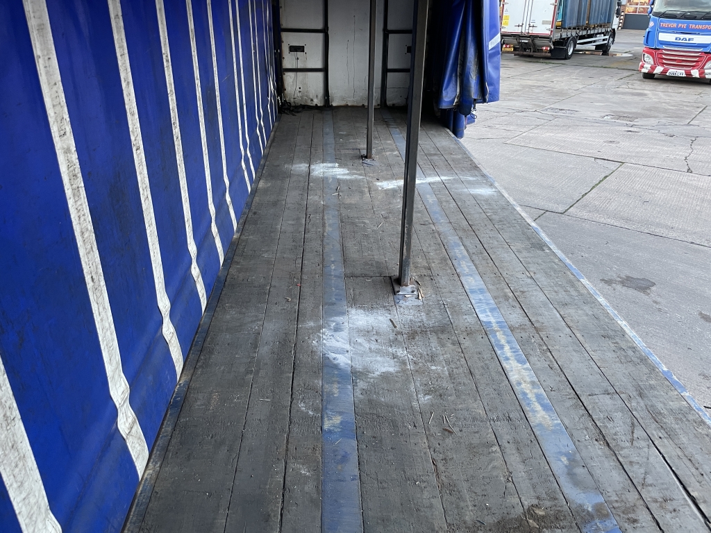 HGV Trailers for Sale | Used Truck Trailers - Walker Movements
