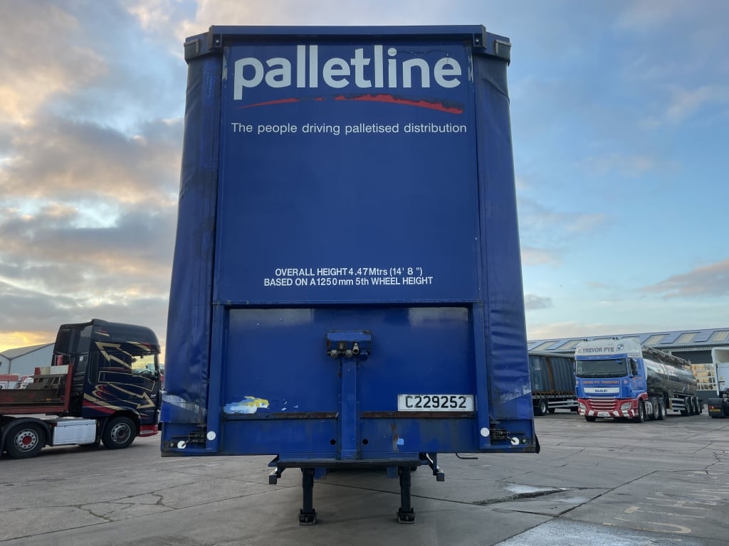 HGV Trailers for Sale | Used Truck Trailers - Walker Movements