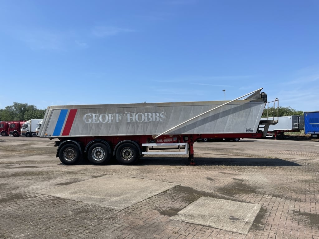 Used Commercial Trucks | Commercial Vehicles for Sale - Walker Movements